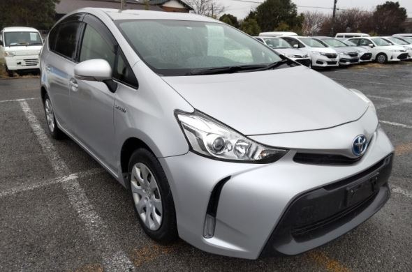 2017 TOYOTA PRIUS ALPHA – SEKAI JAPAN